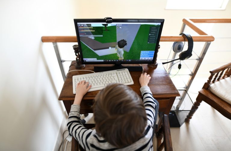 How To Appear Offline On Roblox? - West Games