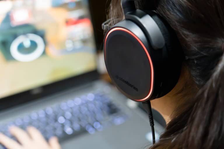 How to Setup SteelSeries Arctis Pro Wireless? (Beginner's Guide) - West ...